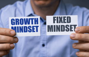 Fixed Mindset vs Growth Mindset: Apa Bedanya dan Bagaimana Mengubahnya? - Ultimate Education
